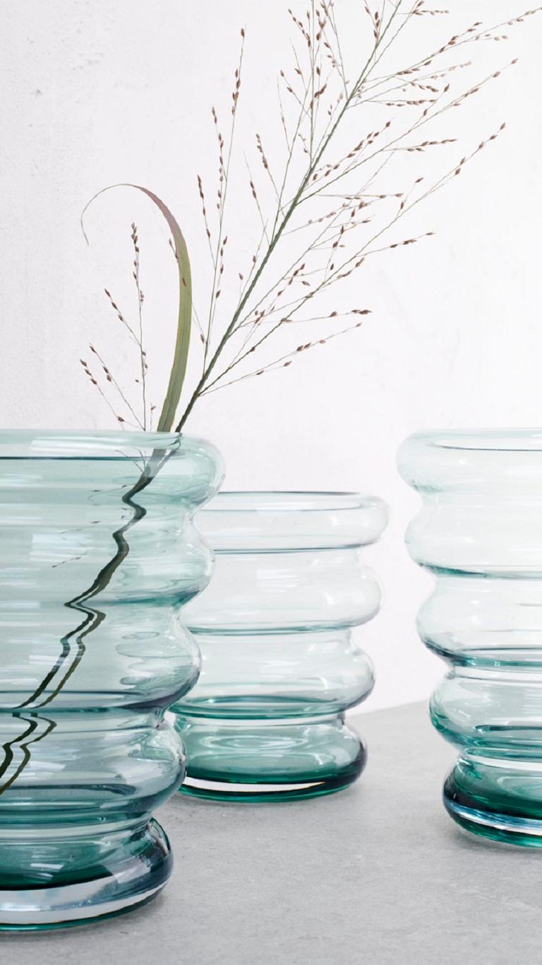 Infinity Vase Mint For Sale at 1stDibs