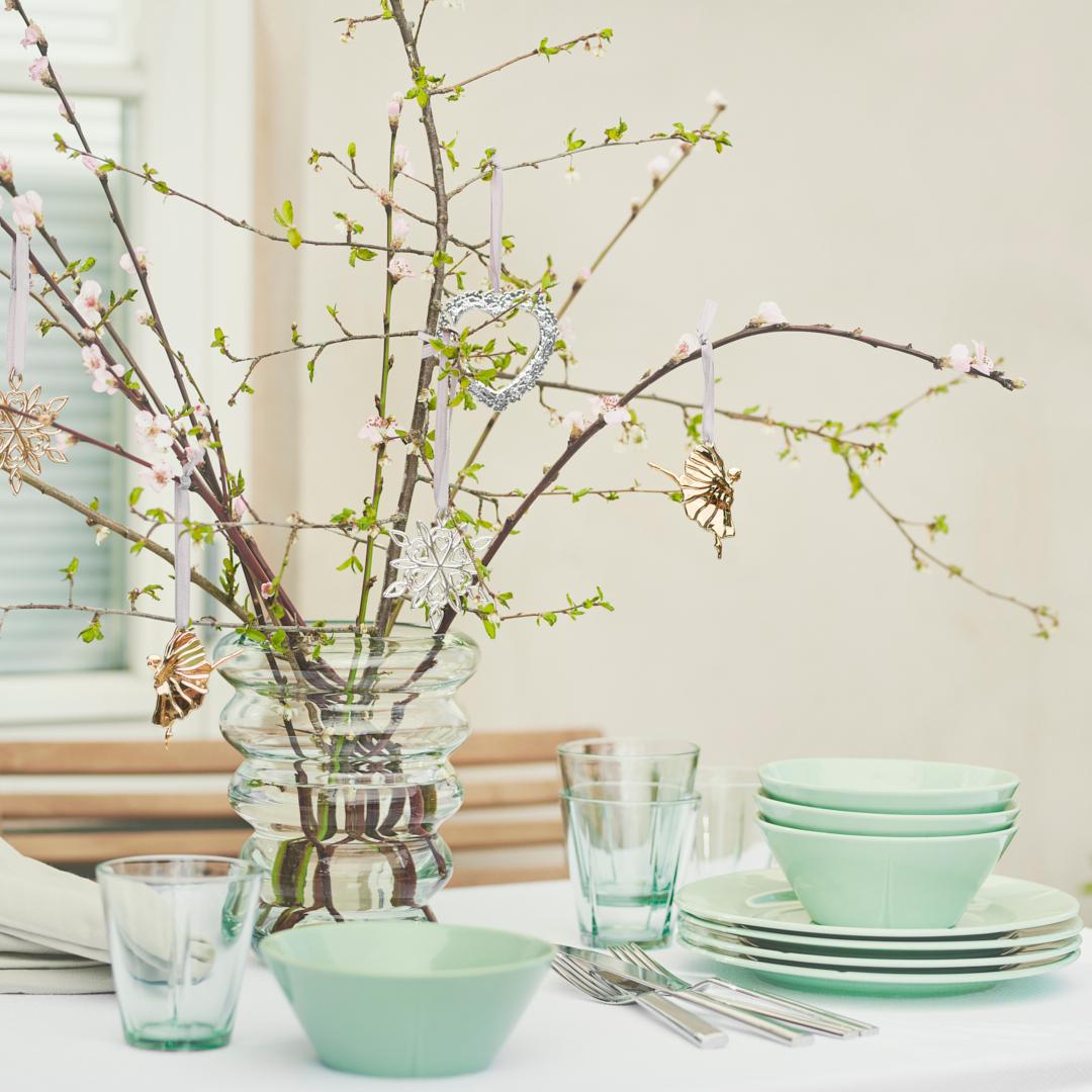 Infinity Vase Mint For Sale at 1stDibs