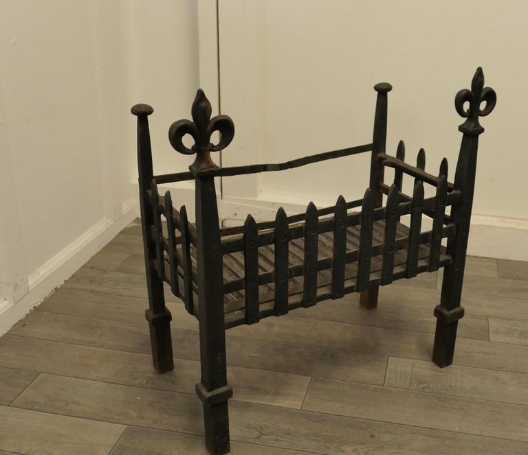 Inglenook Free Standing Fire Basket, Iron Fire Grate For Sale at 1stDibs