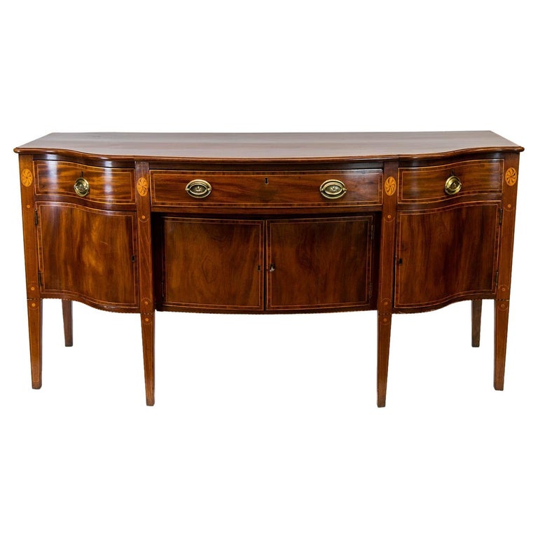 Buffet Hepplewhite anglais en acajou incrusté En vente sur 1stDibs
