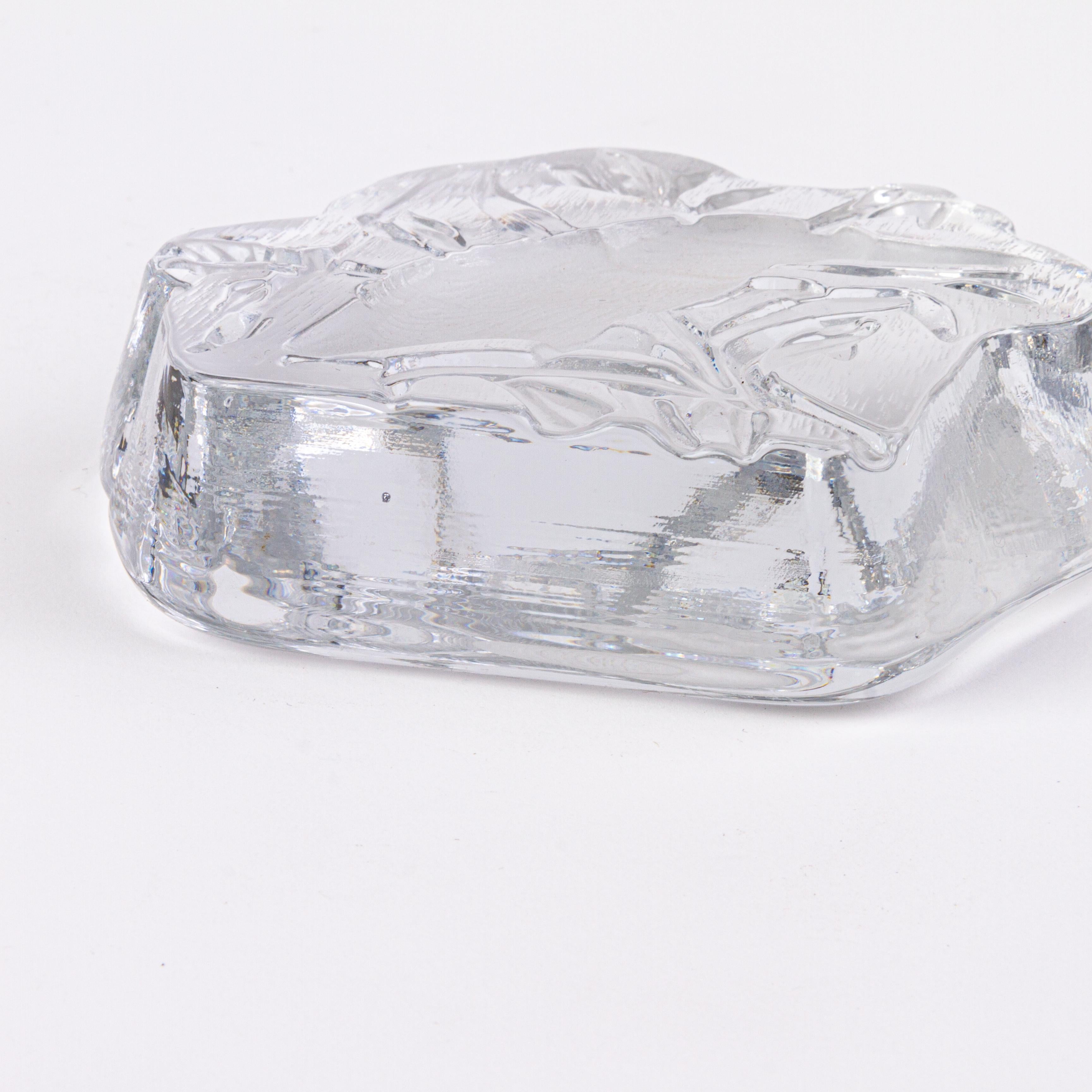 Intaglio Crystal Glass Sculpture Bird For Sale at 1stDibs