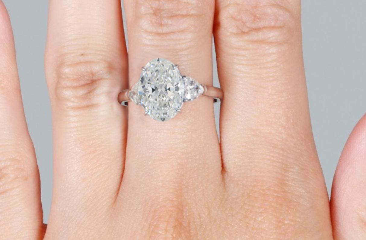 GIA Certified 2 Carat Oval Diamond Solitaire Platinum Ring For Sale at ...