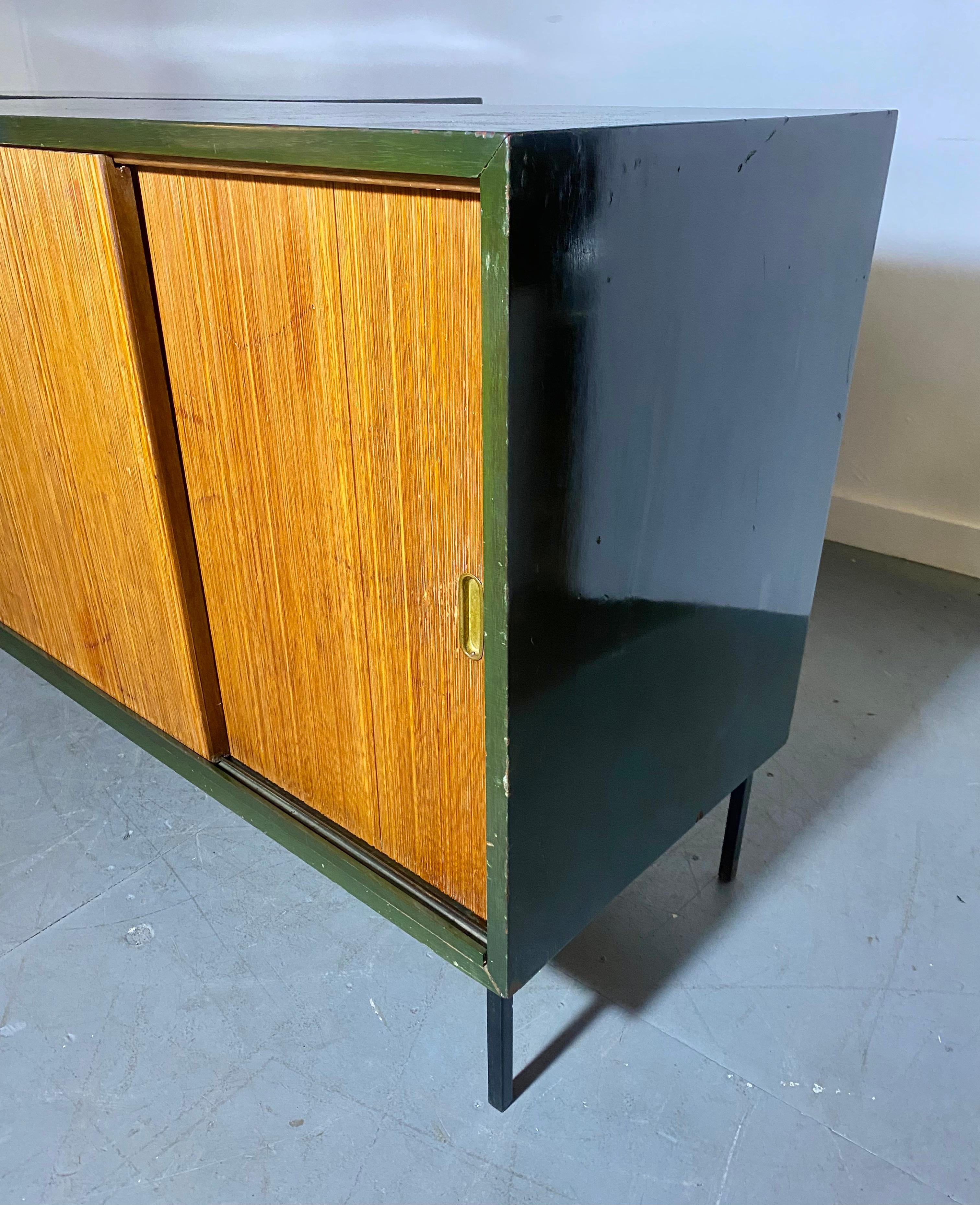 Interplan Unit 'K' Lacquered Sideboard by Robin Day for Hille, 1950s ...