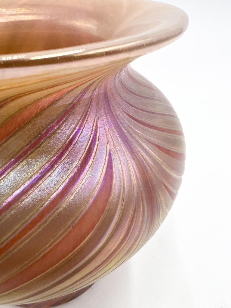 Iridescent Pink Glass Vase by Loetz, 1940s For Sale at 1stDibs