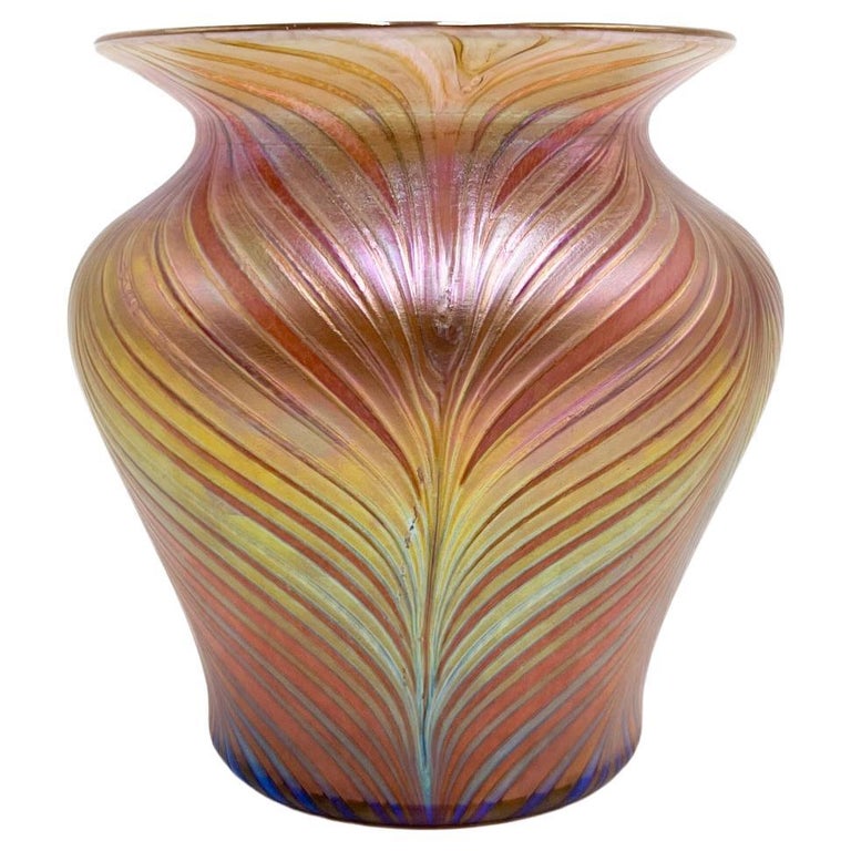 Iridescent Pink Glass Vase by Loetz, 1940s For Sale at 1stDibs