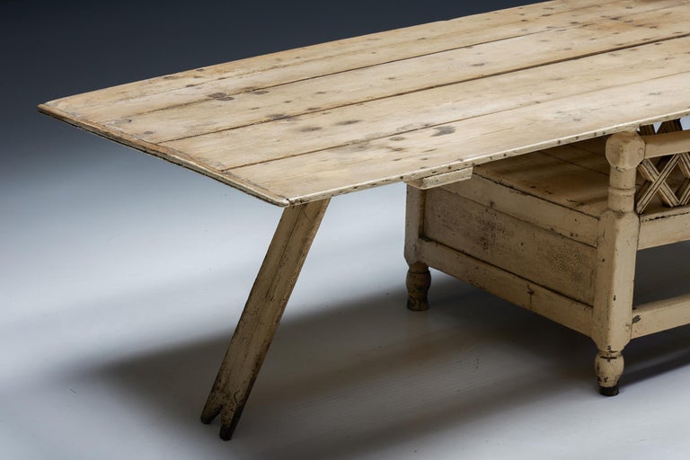 Irish Wooden Settle Chair, 19th Century For Sale at 1stDibs