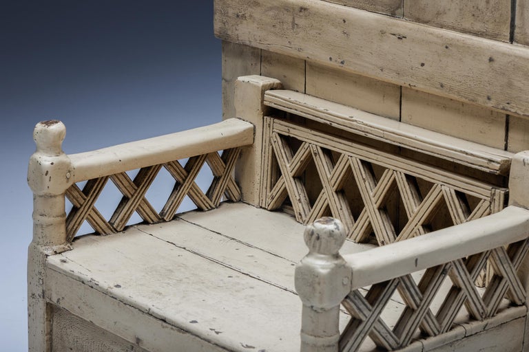 Irish Wooden Settle Chair, 19th Century For Sale at 1stDibs