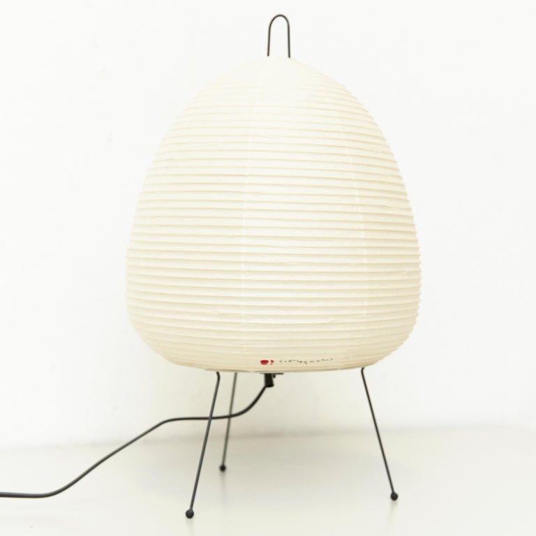 Isamu Noguchi Mid-Century Modern Akari 1A table Lamp For Sale at 1stDibs