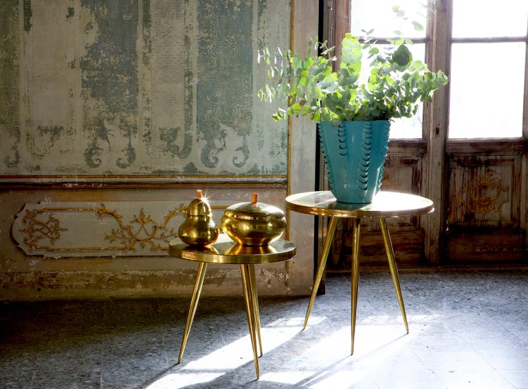 'Ishtar' Modern Coffee Table in Brass with Conical Ends For Sale at 1stDibs