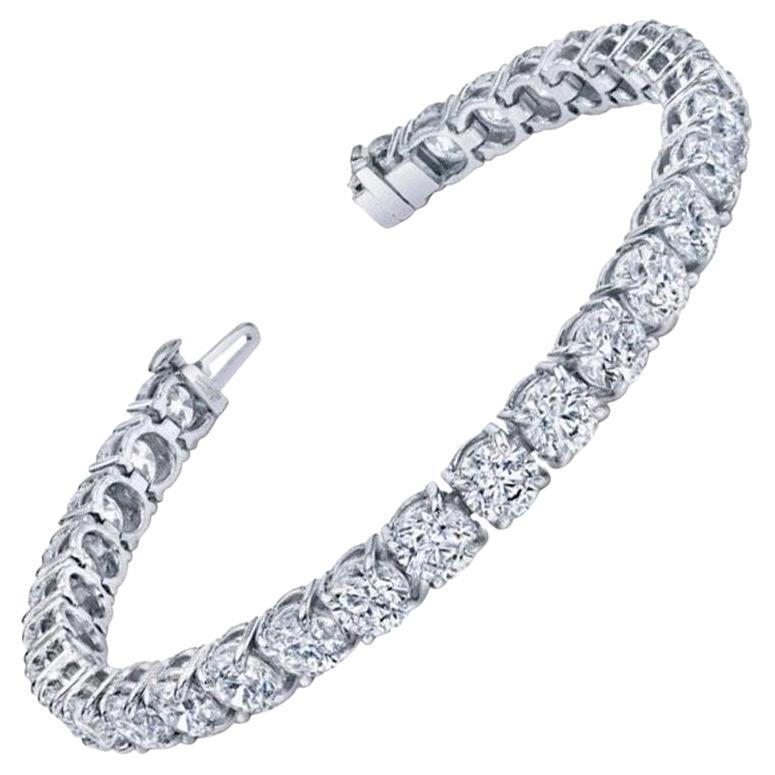 Issac Nussbaum 12.18 Carat White Gold Tennis Bracelet For Sale at 1stDibs