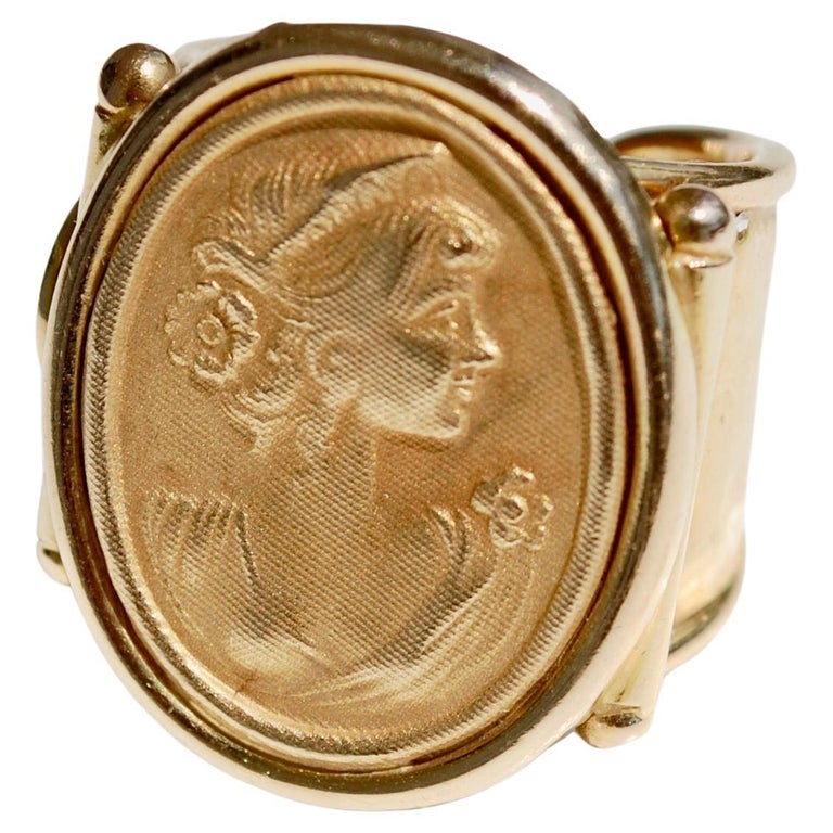 Italian 14K Gold Cameo Intaglio Ring For Sale at 1stDibs