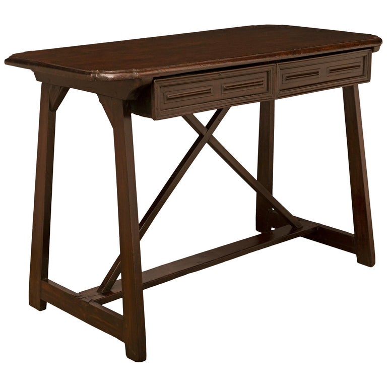 Italian 17th Century Tuscan St. Walnut Desk/Side Table For Sale at 1stDibs