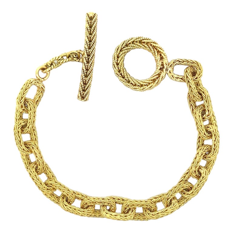 Italian 18 Karat Yellow Gold Oval Textured Link Toggle Clasp Modern ...