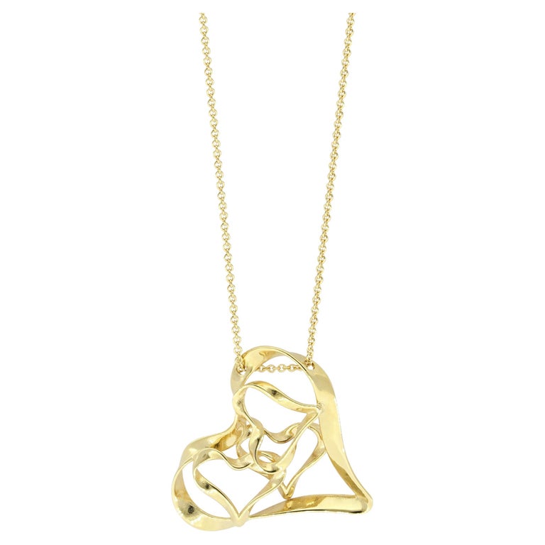 Italian 18K Gold Abstract Heart Shape Pendant Necklace For Sale at 1stDibs