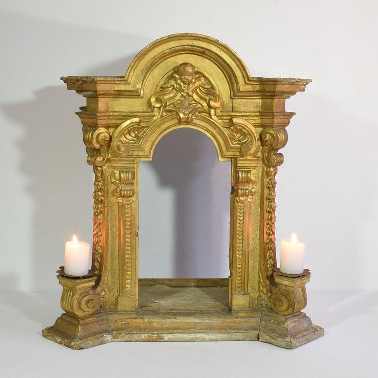 Italian 18th Century Baroque Carved Giltwood Altar Shrine For Sale at ...