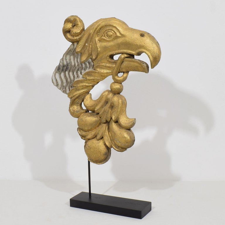 Italian 18th Century Carved Giltwood Baroque Eaglehead For Sale at 1stDibs