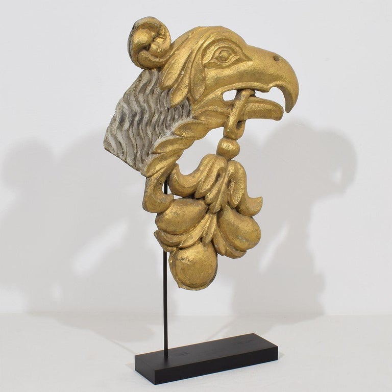 Italian 18th Century Carved Giltwood Baroque Eaglehead For Sale at 1stDibs