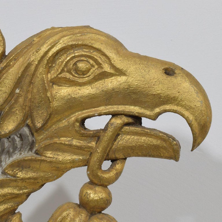 Italian 18th Century Carved Giltwood Baroque Eaglehead For Sale at 1stDibs