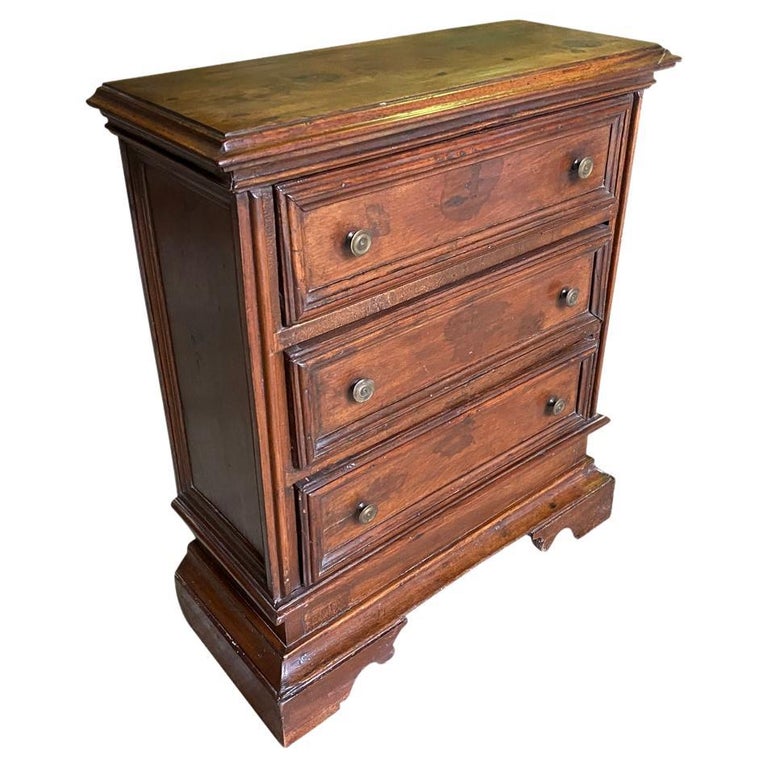 Italienische Comodini aus dem 18. bei 1stDibs