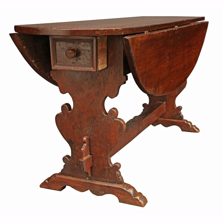 Italian 18th Century Solid Walnut Gateleg Table from Tuscany For Sale ...