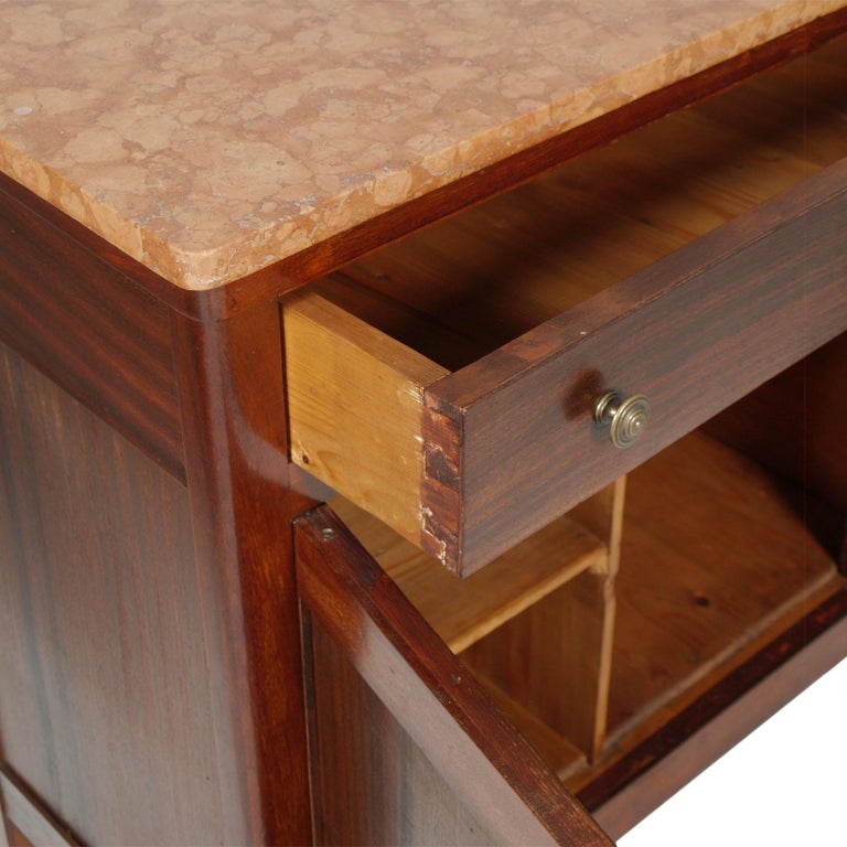 Italien, 1920er Jahre, Art-Déco-Anrichte mit Spiegel, Mahagoni, Platte aus rotem Verona-Marmor ...