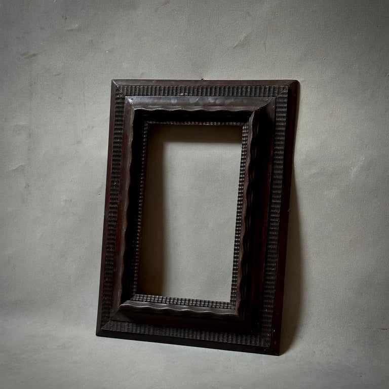 Italian 19th Century Carved Wood Frame For Sale at 1stDibs