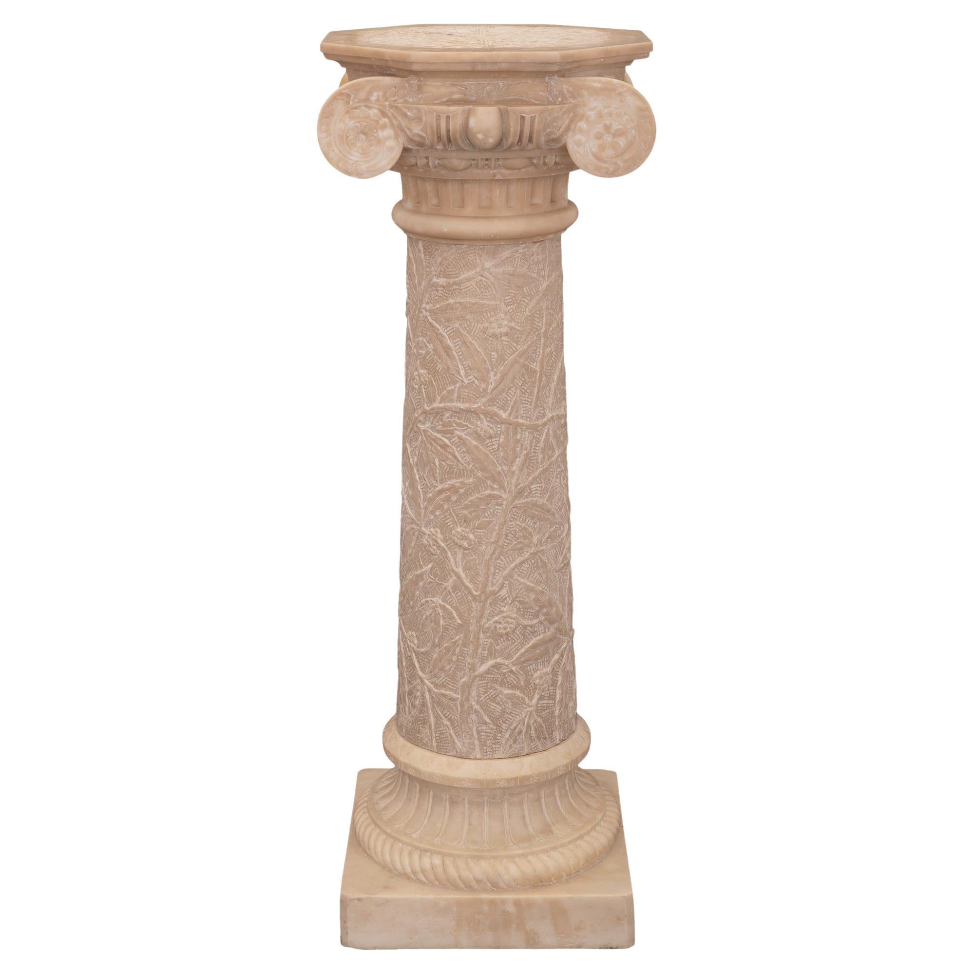 Classical 19th Century Italian Marble Column Pedestal For Sale at 1stDibs
