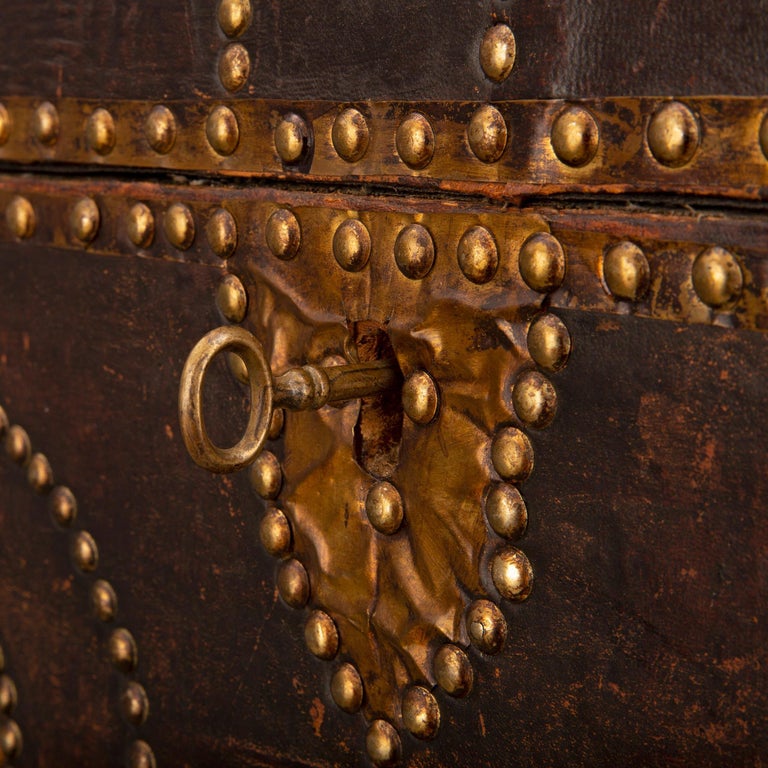 Italian 19th Century Renaissance St. Leather Trunk For Sale at 1stDibs