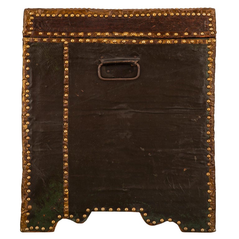 Italian 19th Century Renaissance St. Leather Trunk For Sale at 1stDibs