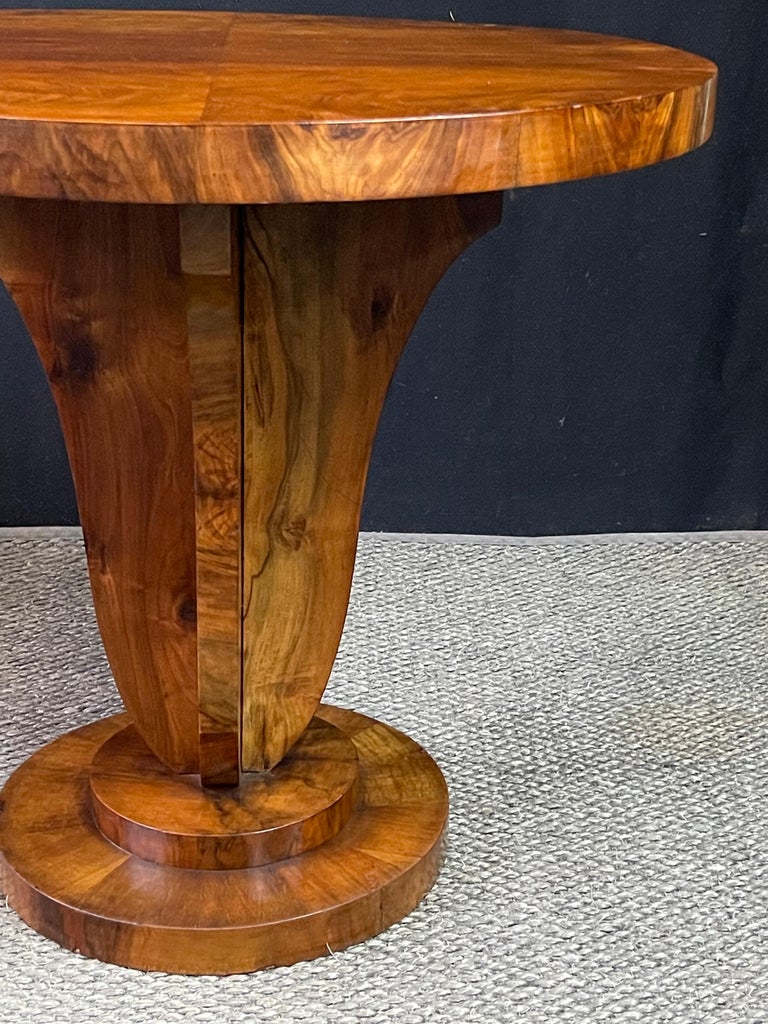 Italian Art Deco Burl Wood Side Table For Sale at 1stDibs
