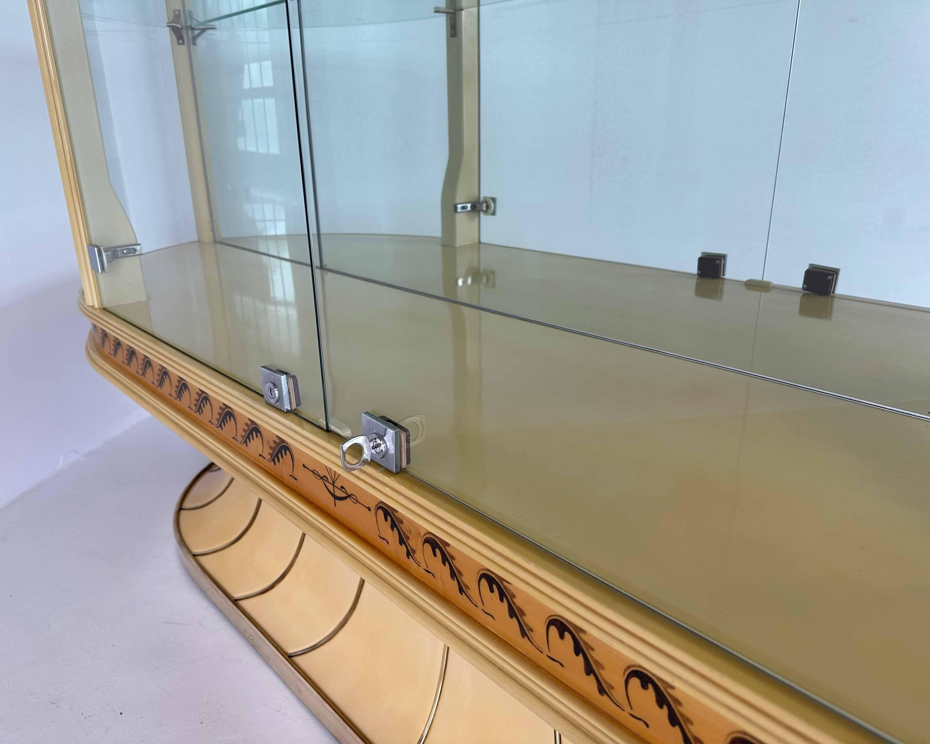Italian Art Deco Cream Lacquer, Maple, Brass, Glass and Mirror Vitrine ...