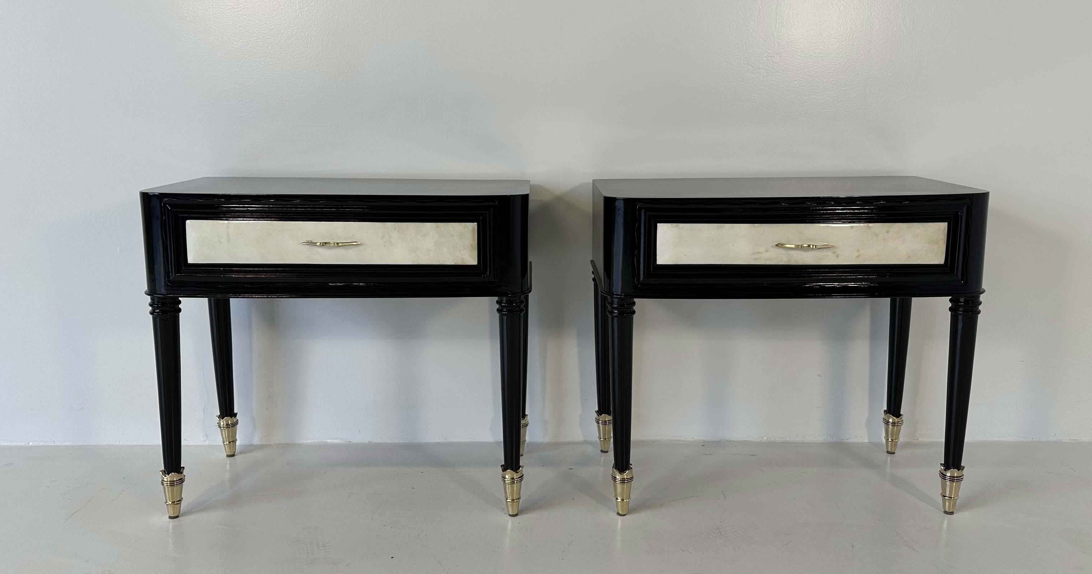 Italian Art Deco Parchment and Black Lacquered Nightstands, 40s, attr ...
