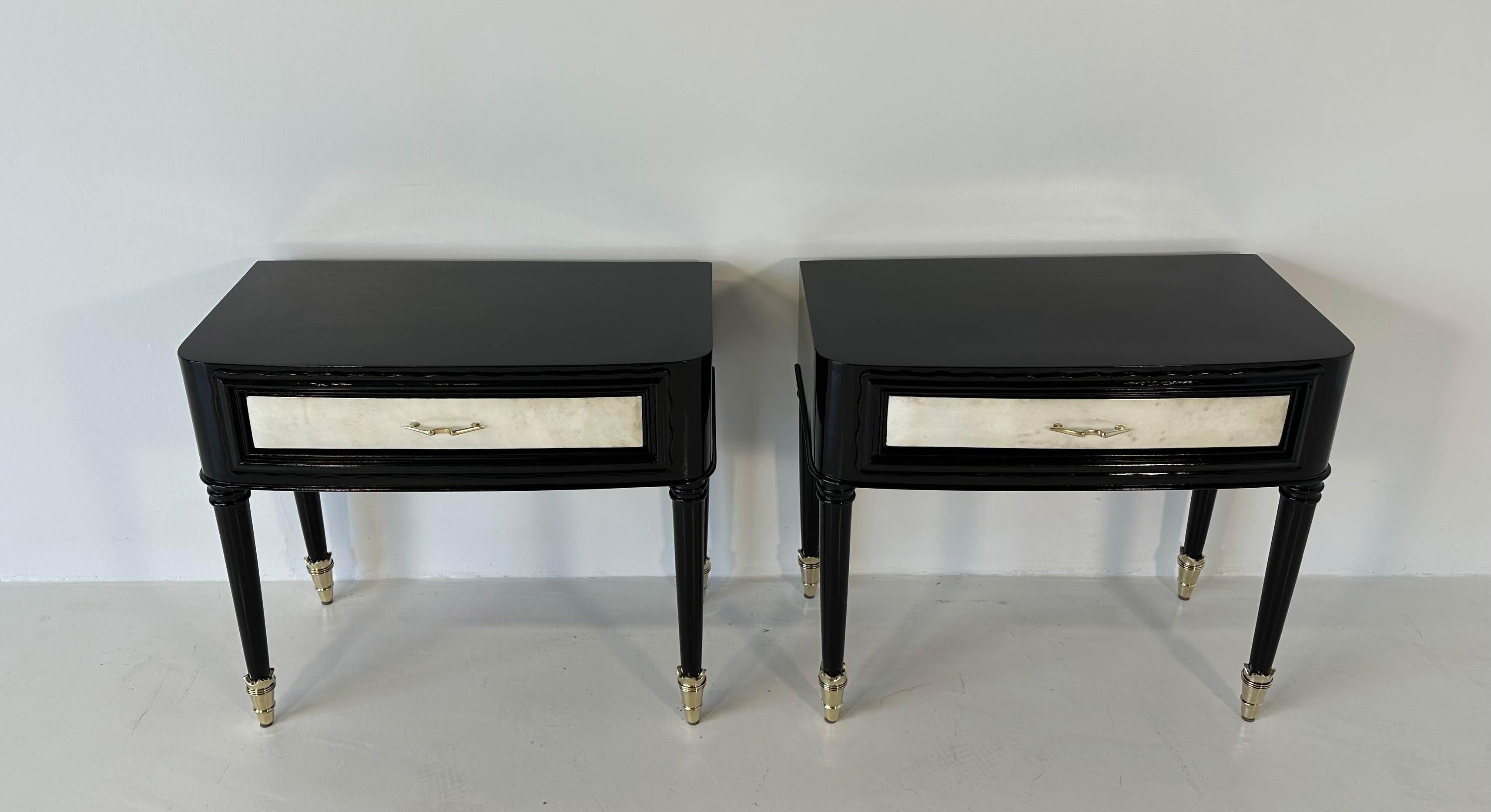 Italian Art Deco Parchment and Black Lacquered Nightstands, 40s, attr ...