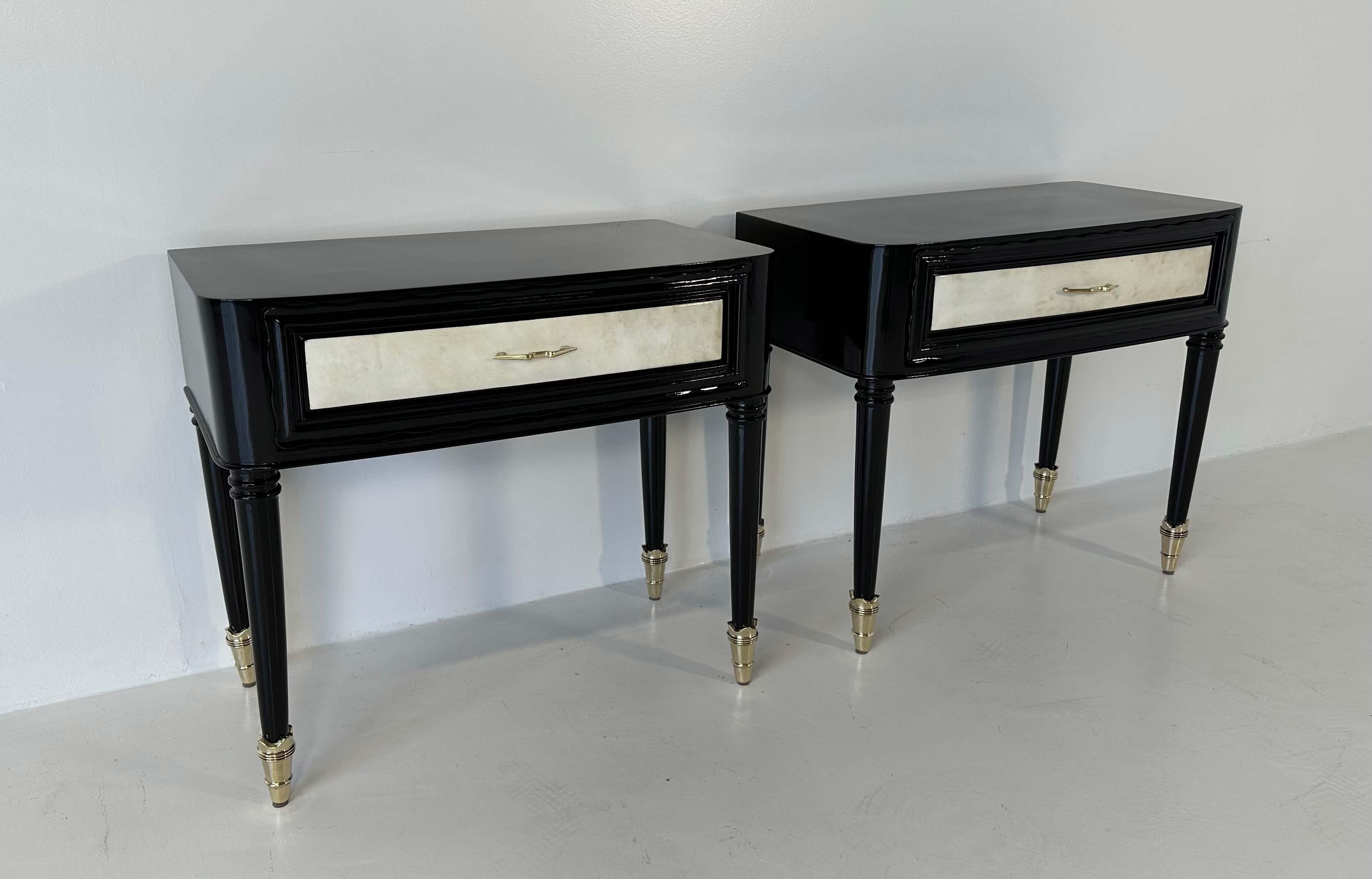 Italian Art Deco Parchment and Black Lacquered Nightstands, 40s, attr ...