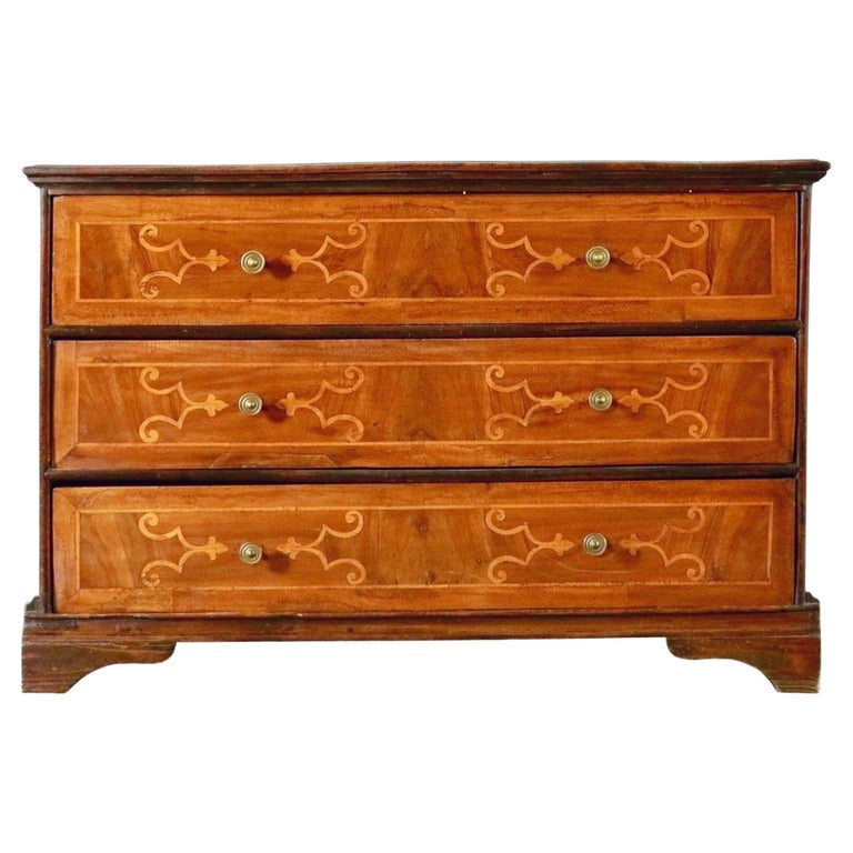 Italian Baroque Chest of Drawers , circa 1700 For Sale at 1stDibs