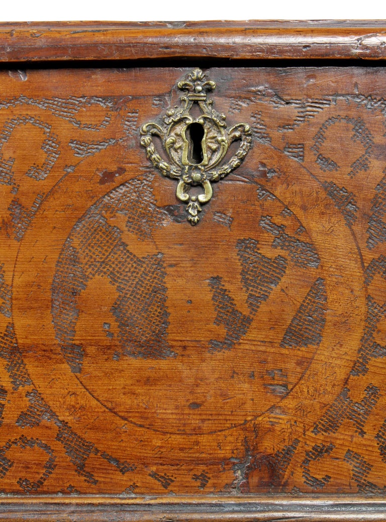 Italian Baroque Walnut Box For Sale at 1stDibs
