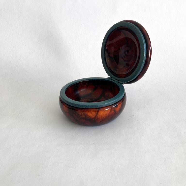 Italian Brown Red Alabaster Round Hinged Box For Sale at 1stDibs