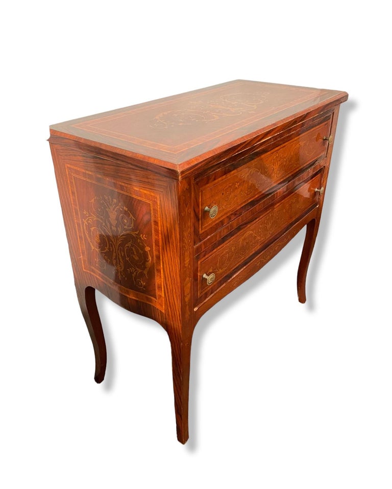 Italian Chest of 2 Drawers For Sale at 1stDibs