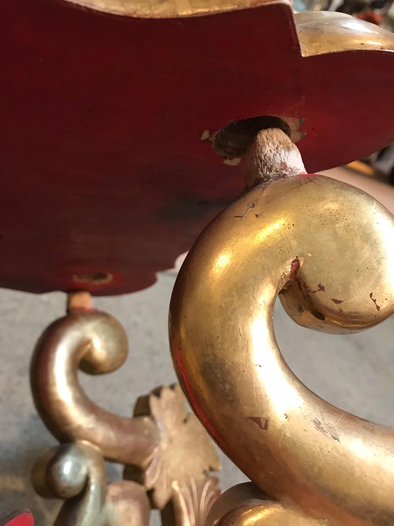 Italian Gilt Carved Stand For Sale at 1stDibs