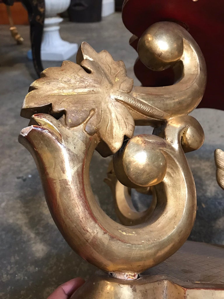 Italian Gilt Carved Stand For Sale at 1stDibs