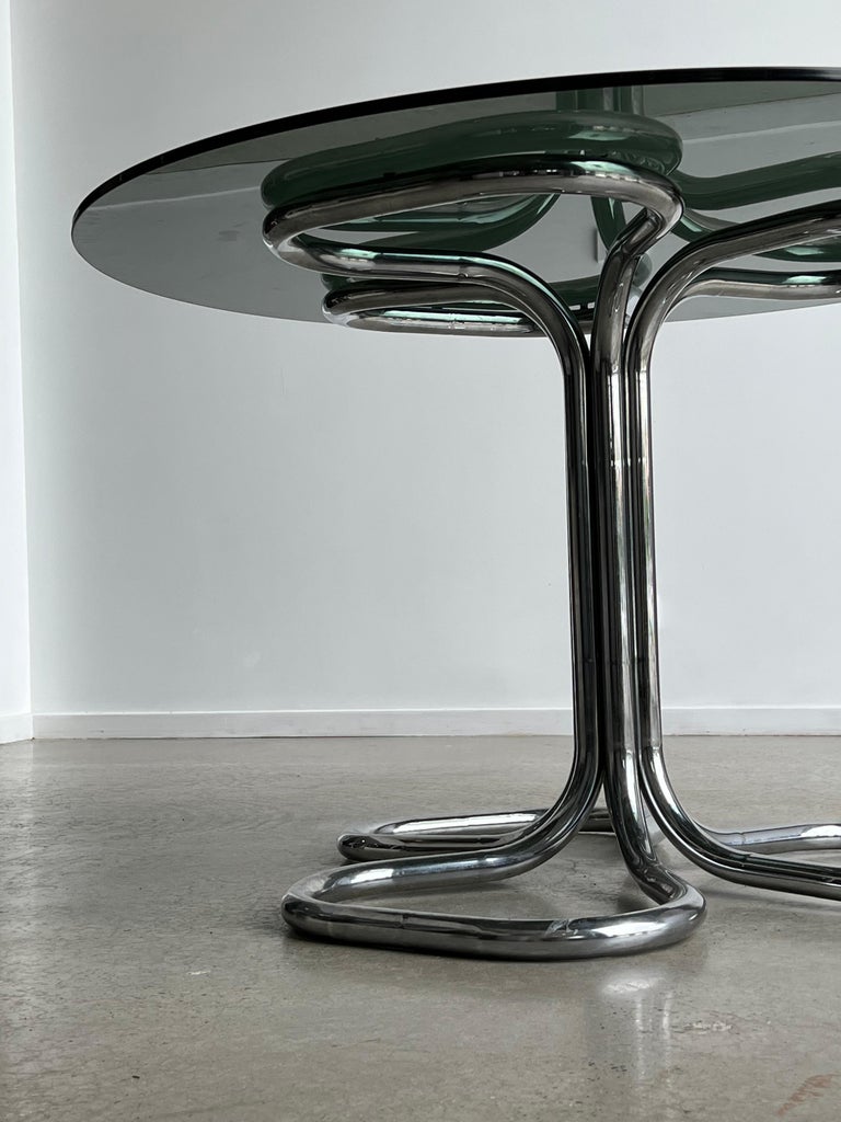 Italian Giotto Stoppino Smoked Glass and Chrome Round Glass Table, 1970 ...