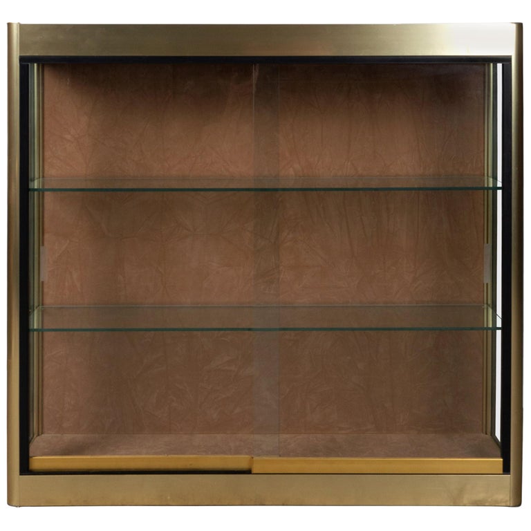 Italian Gold Display Cabinet or Vitrine, circa 1970 For Sale at 1stDibs