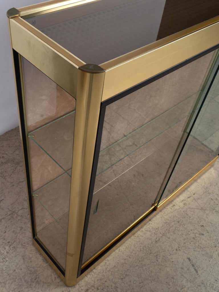 Italian Gold Display Cabinet or Vitrine, circa 1970 For Sale at 1stDibs