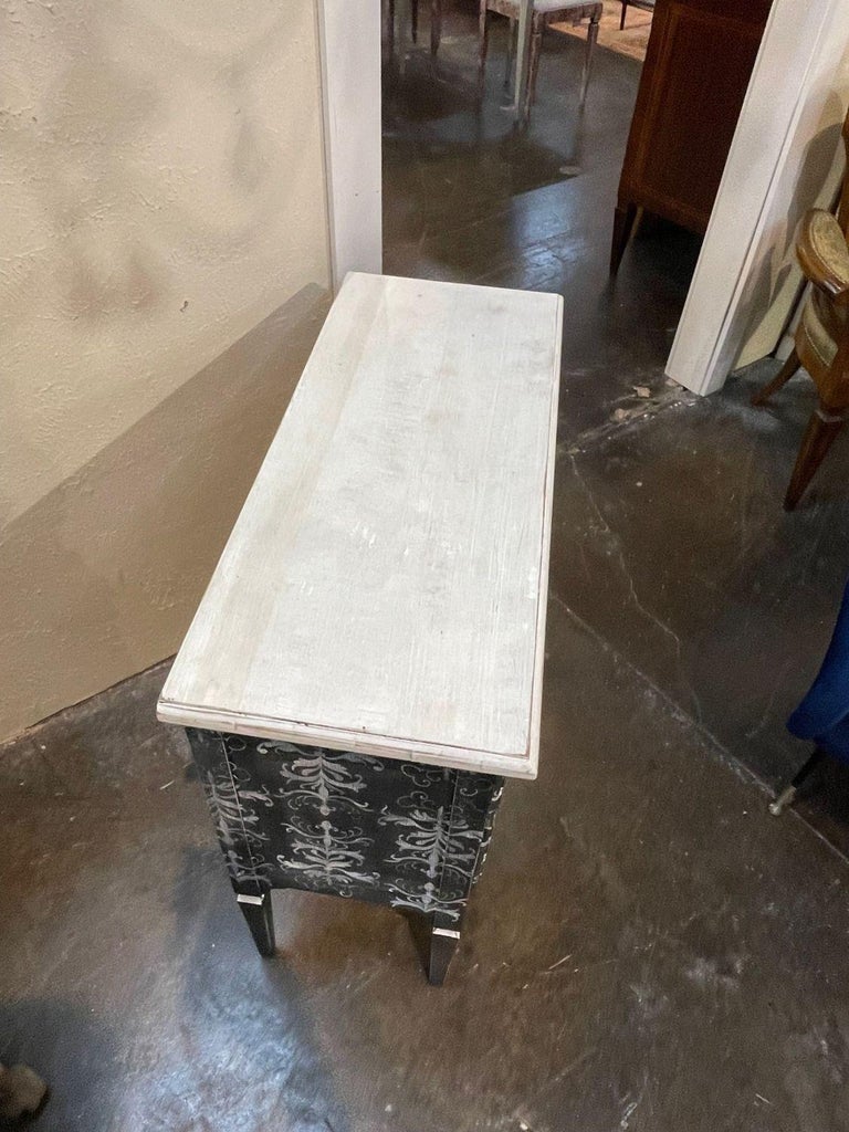 Italian hand Painted Side Table For Sale at 1stDibs