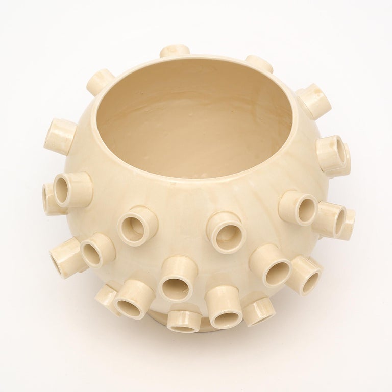 Italian Ivory Ceramic Pair of Vases For Sale at 1stDibs