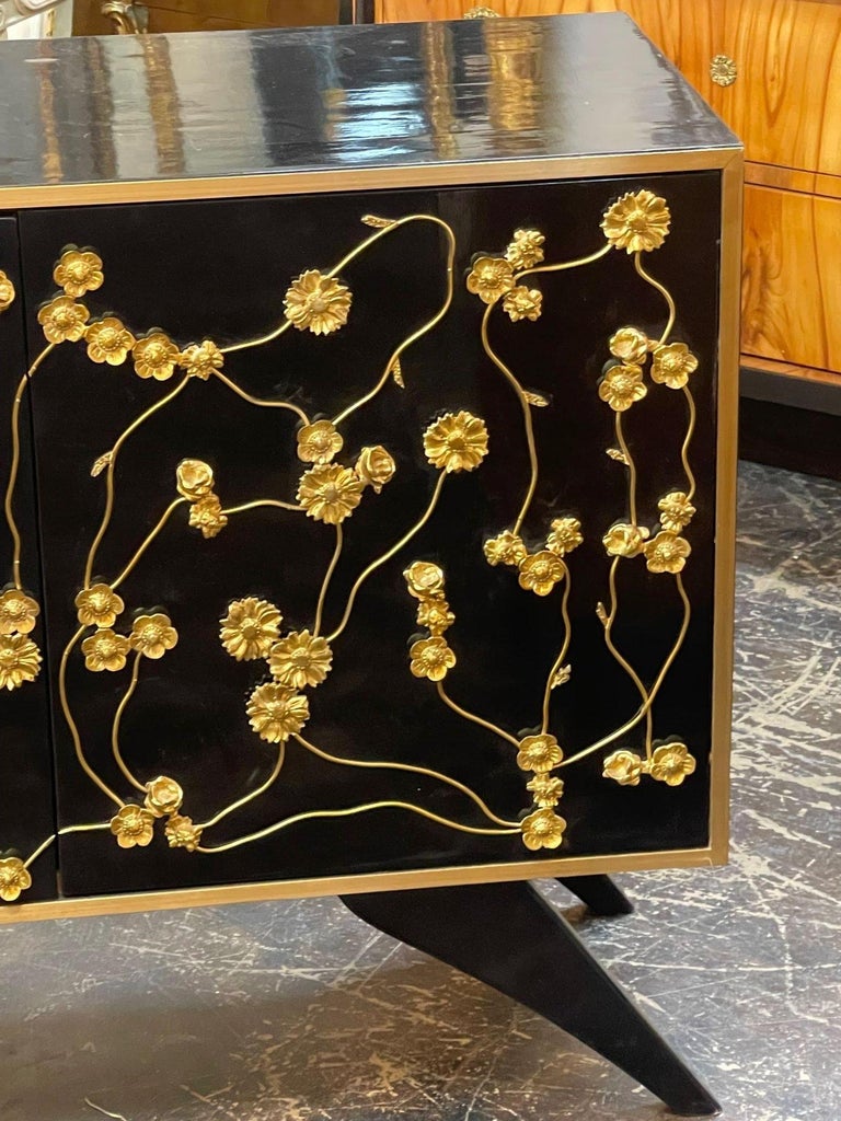 Italian Lacquered and Brass Flower Cabinet For Sale at 1stDibs