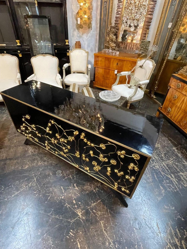Italian Lacquered and Brass Flower Cabinet For Sale at 1stDibs