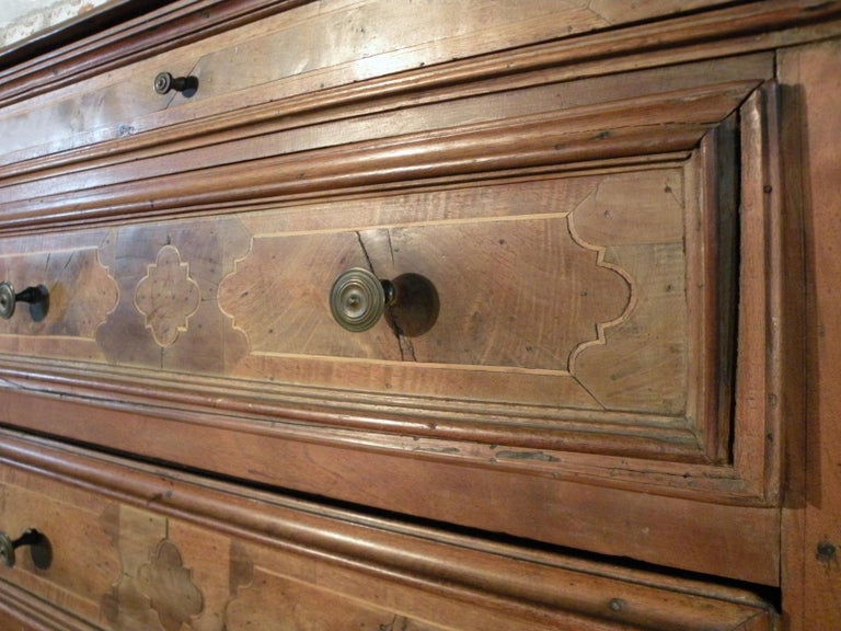 Italian late 17th century Baroque Walnut Commode For Sale at 1stDibs