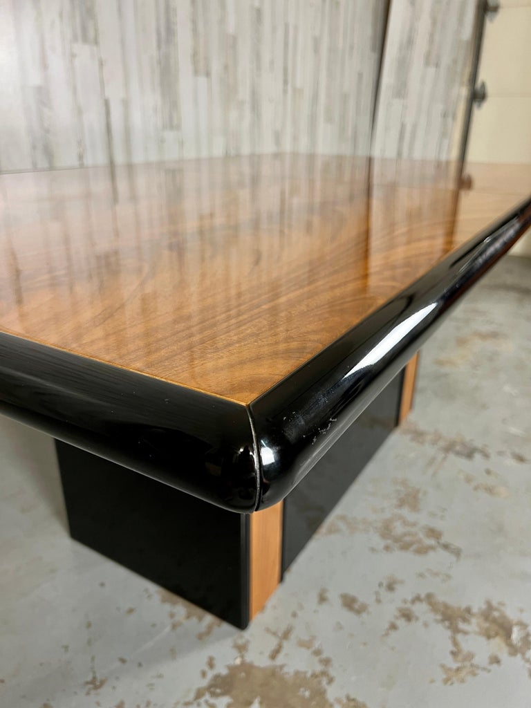 Italian Mahogany and Lacquer Dining Table For Sale at 1stDibs