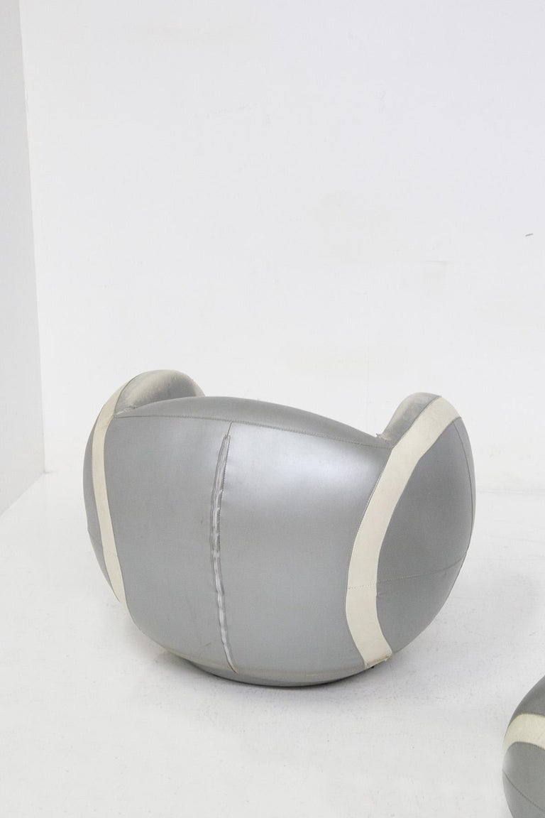 Italian Mid-Century Baseball Armchair and Footstool For Sale at 1stDibs